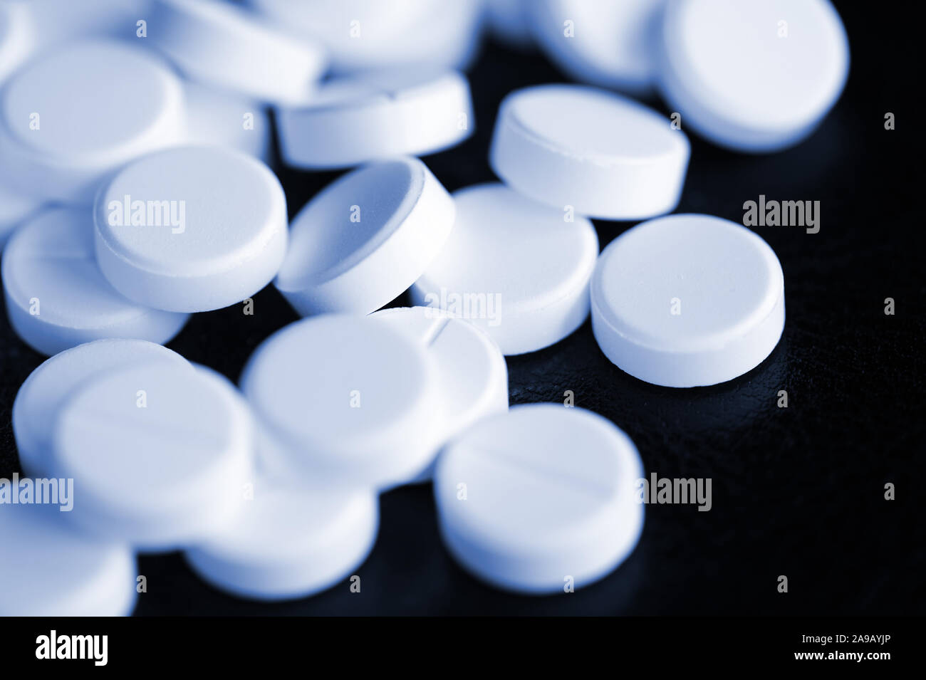 Pilule ronde bleue Banque de photographies et d’images à haute ...