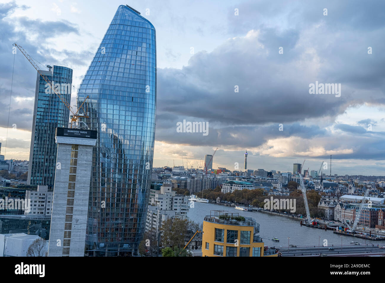 Tate modern tower architecture Banque de photographies et d’images à ...