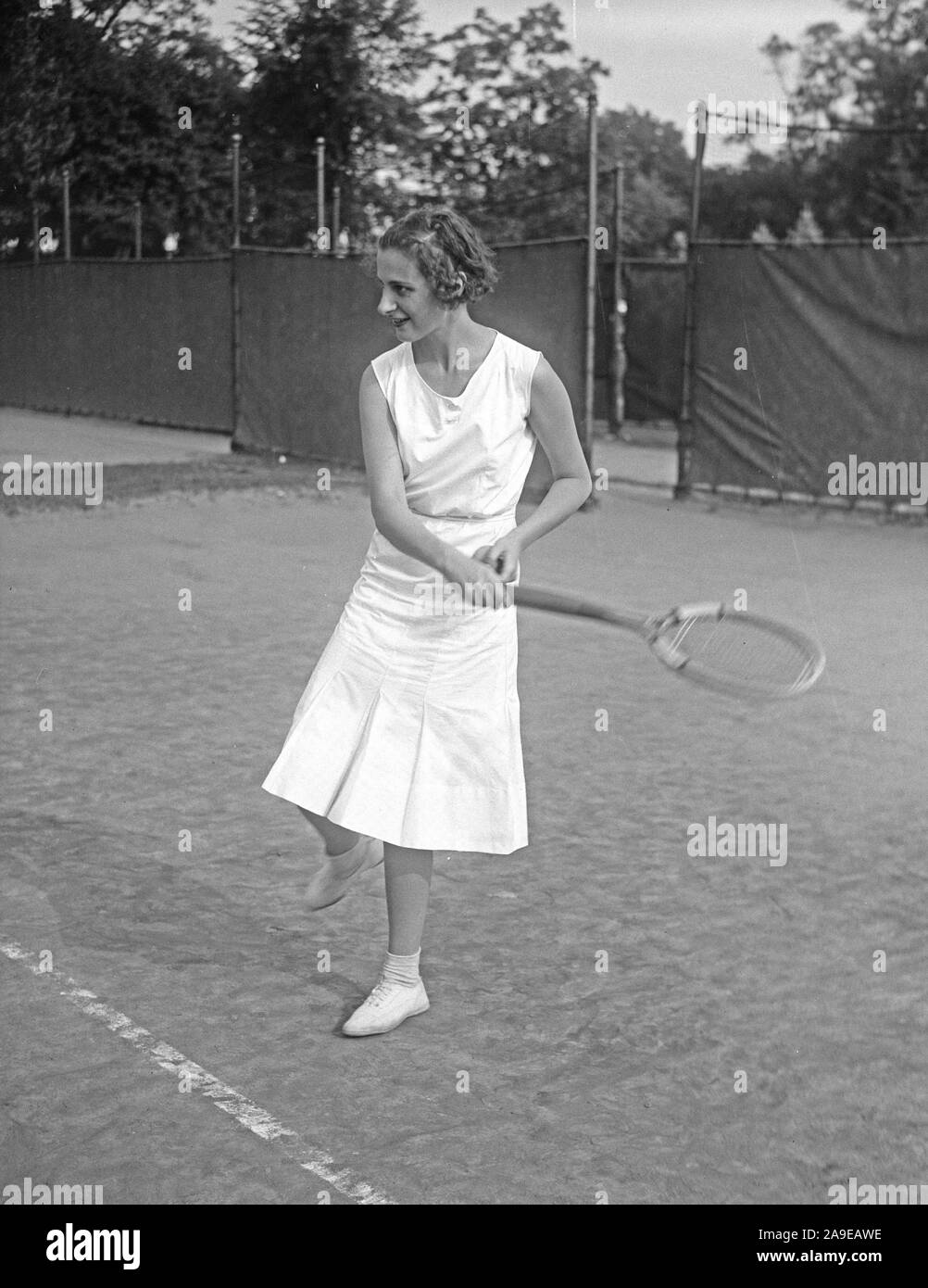 Female tennnis player Banque d'images noir et blanc - Alamy