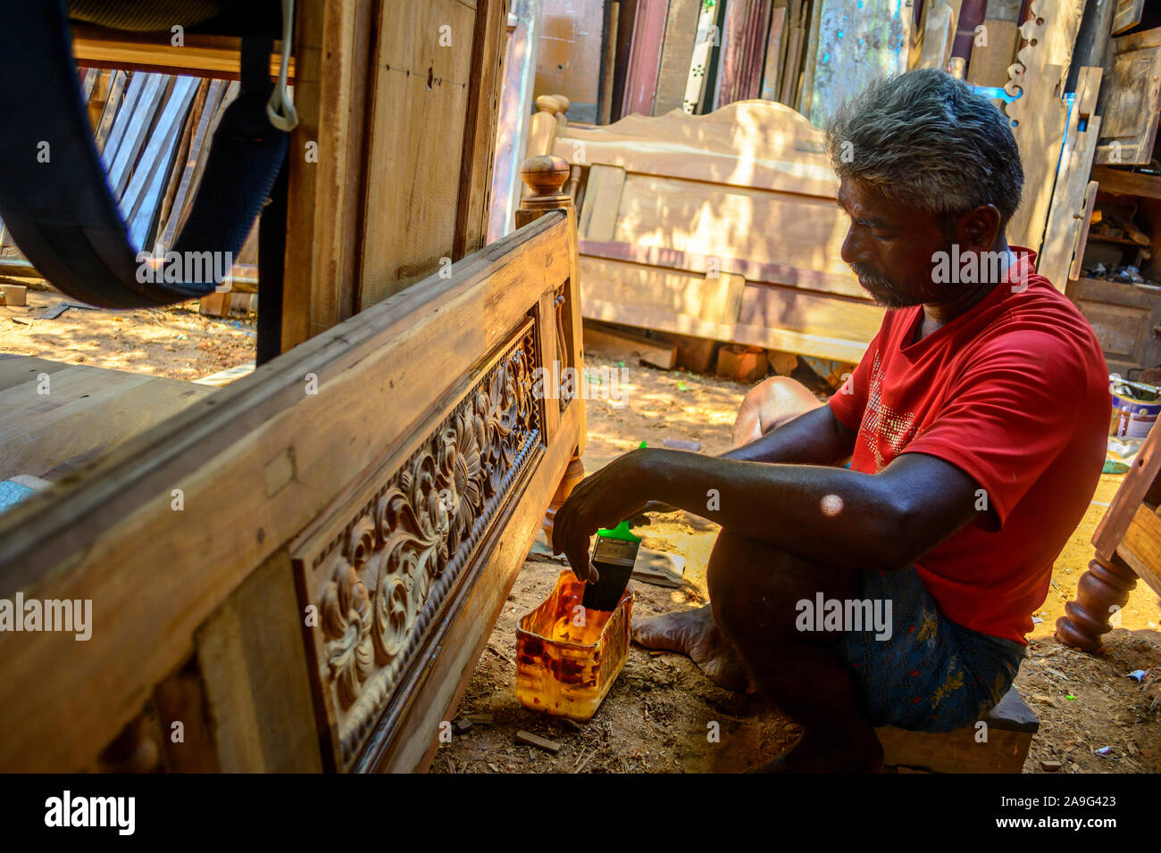 The village carpenter Banque de photographies et d’images à haute ...