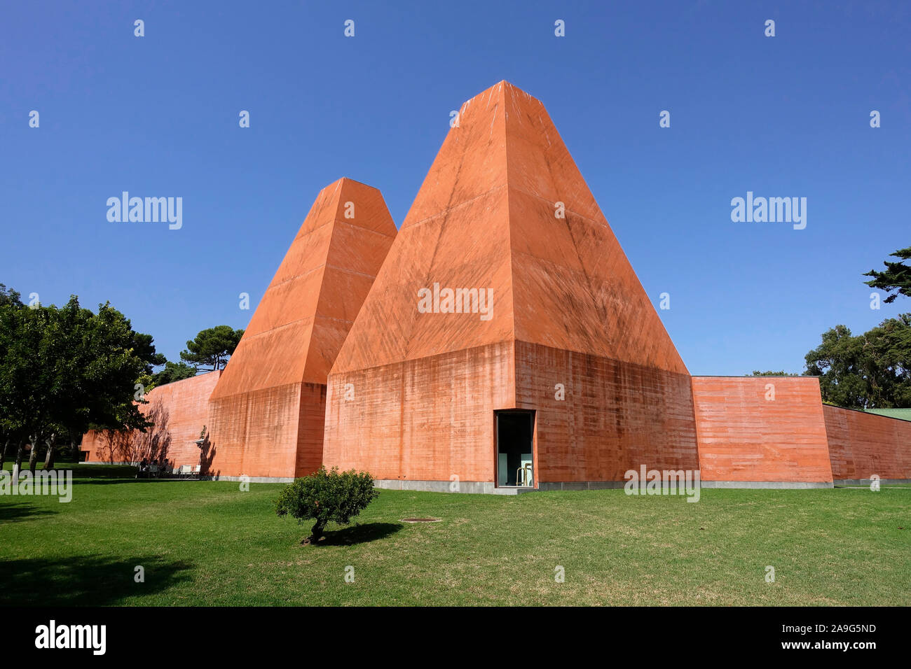 Pyramides rouges cascais portugal Banque de photographies et d’images à ...