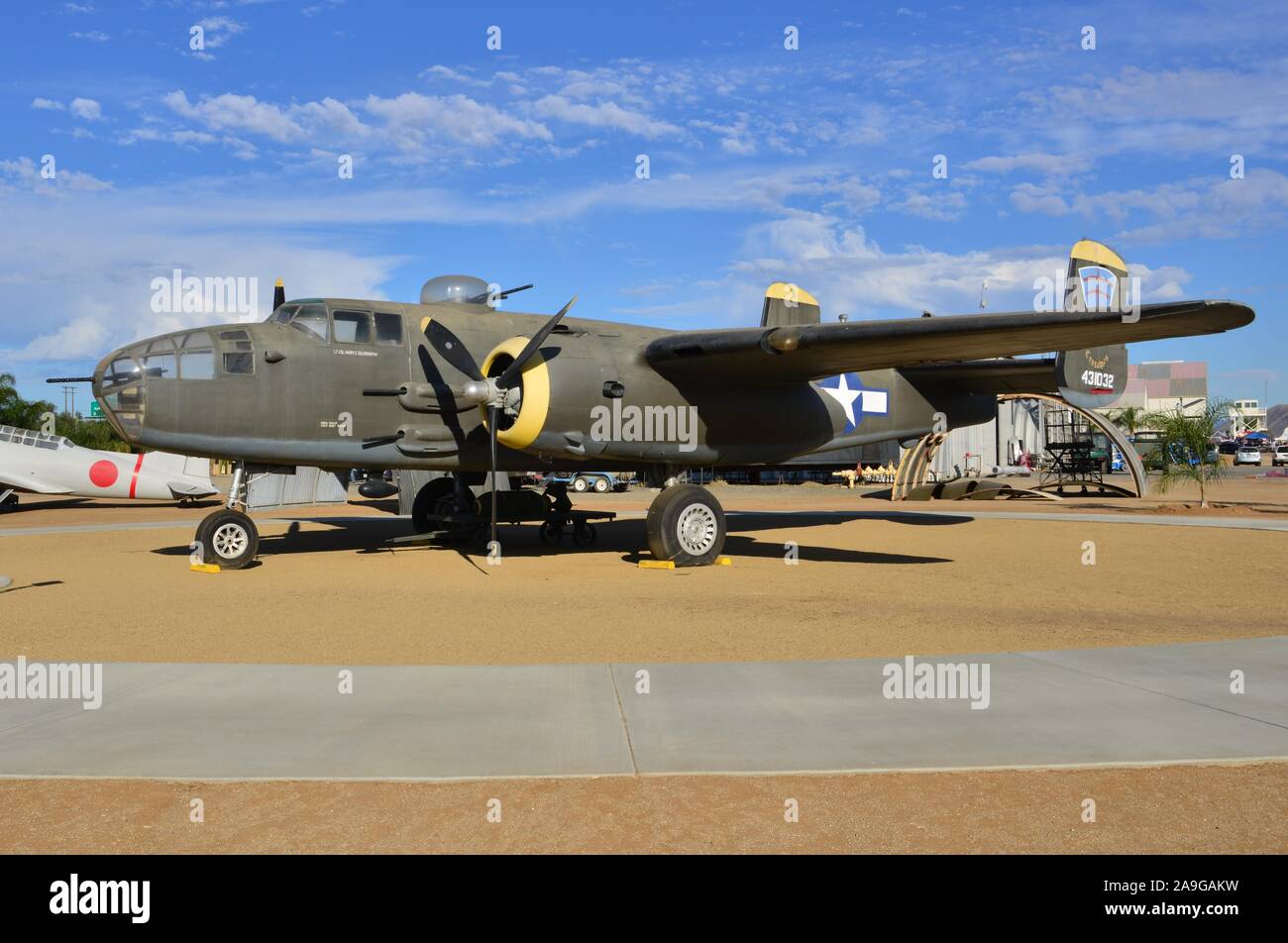 B 25 mitchell poste pilotage Banque de photographies et d’images à ...