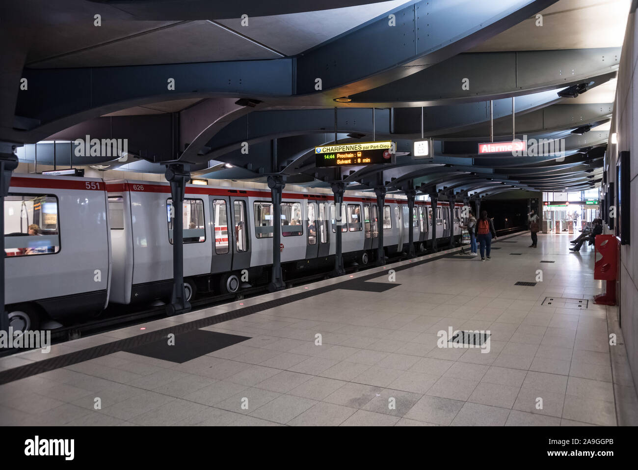 Metro lyon Banque de photographies et d’images à haute résolution - Alamy
