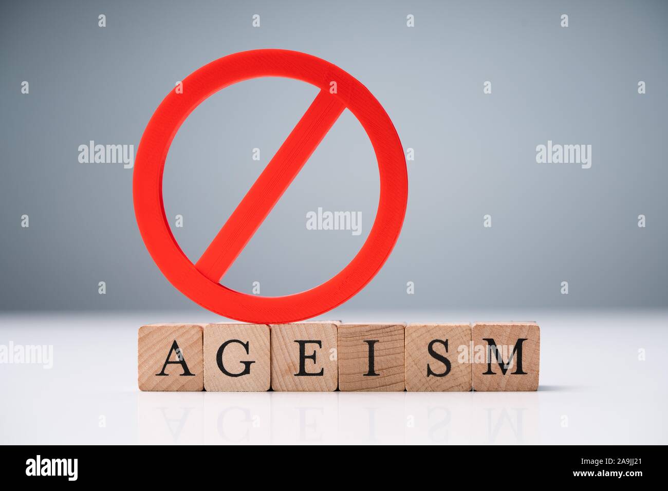Arrêter l'âgisme Banque de photographies et d’images à haute résolution ...