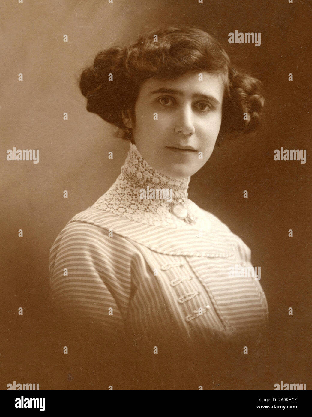 Coiffure des années 1900 Banque de photographies et d’images à haute ...