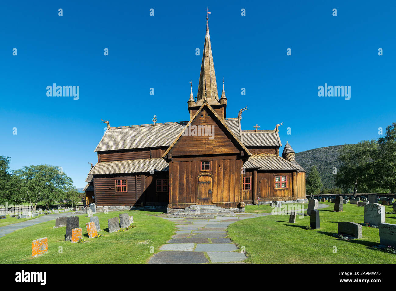 Lom stave church Banque de photographies et d’images à haute résolution ...