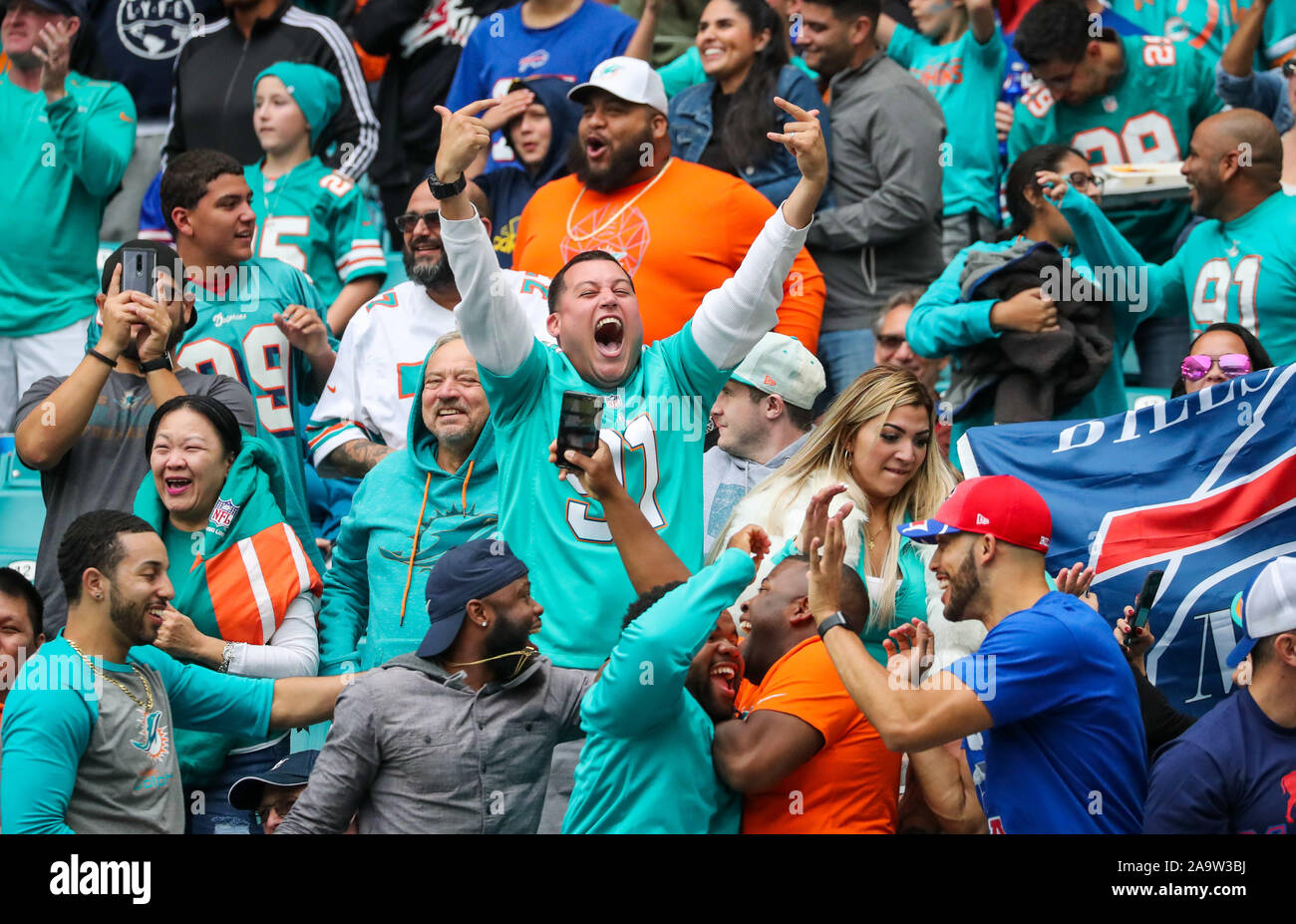 Miami Gardens, Florida, USA. 17 novembre, 2019. Miami Dolphins fans ...