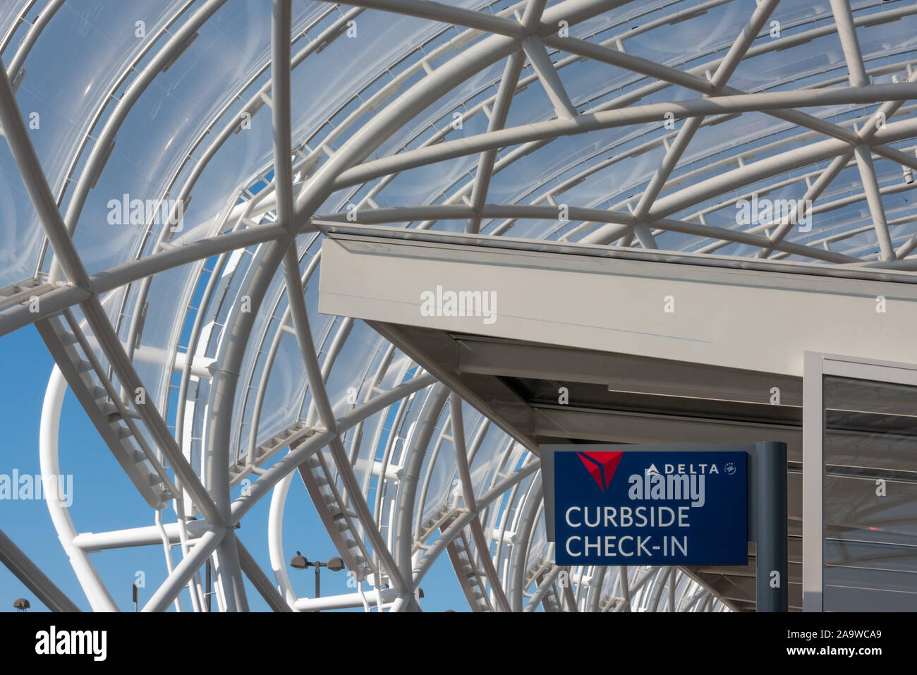 Bordure de Delta Air Lines d'enregistrement à l'aéroport Hartsfield ...