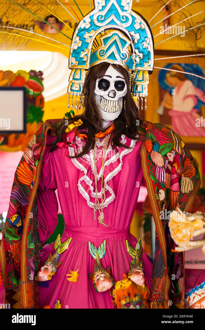 Costume squelette femme mexique Banque de photographies et d’images à ...