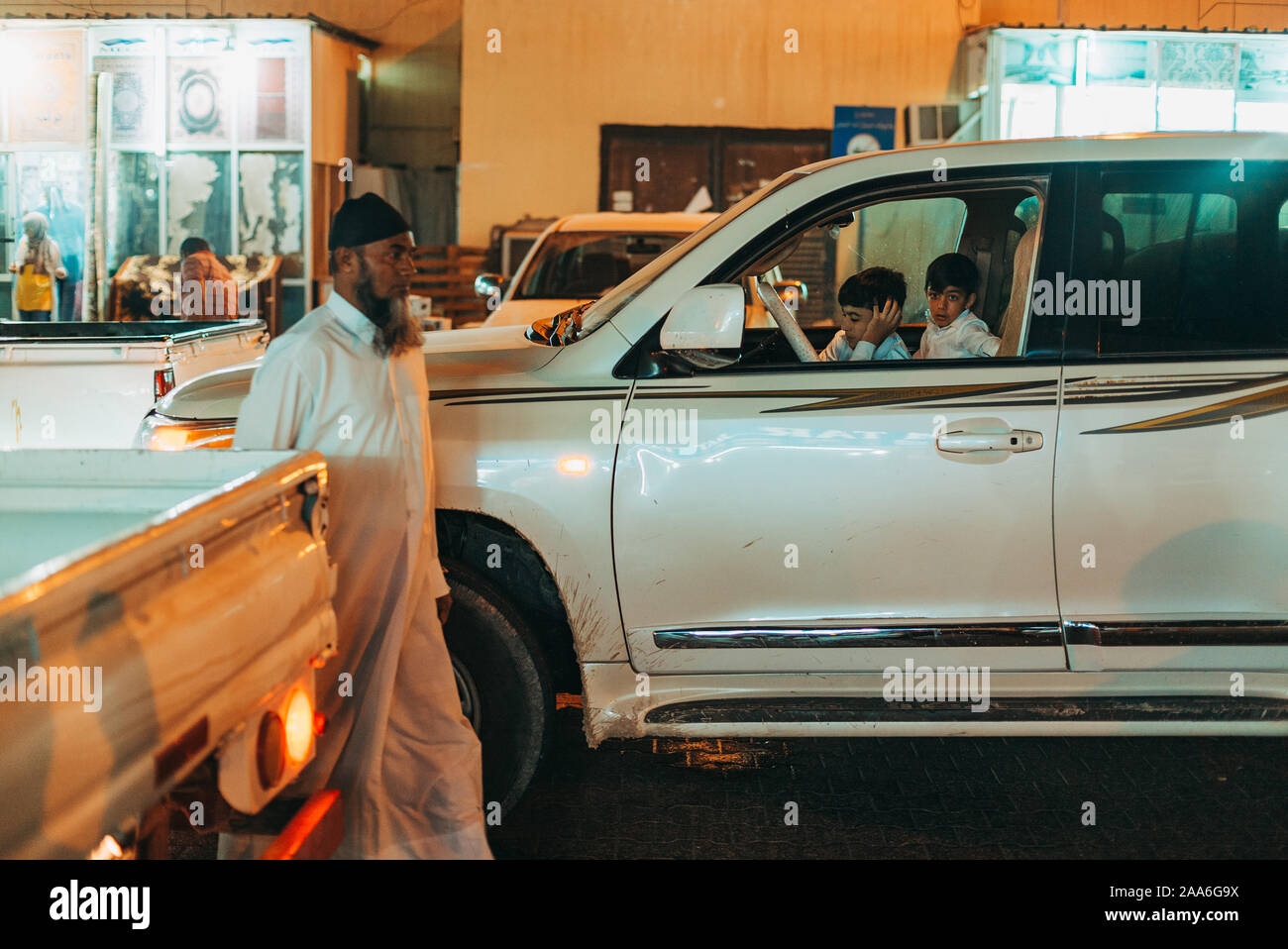 Arab parents and children Banque de photographies et d’images à haute ...