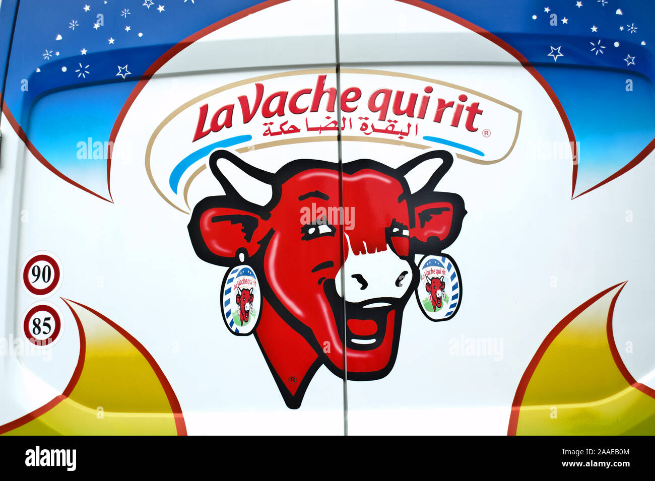 "Le logo de la vache qui rit" ( La vache qui rit) sur la porte arrière ...