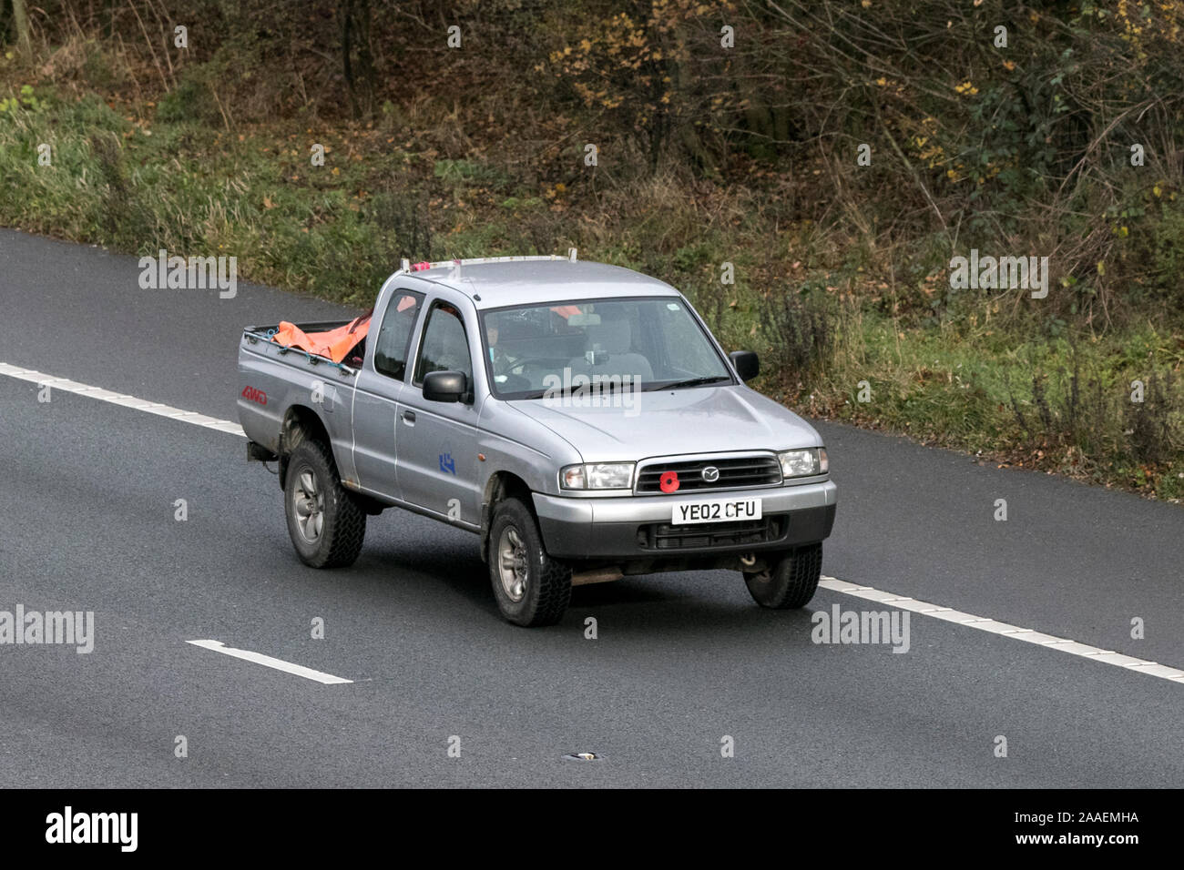 MAZDA B2500 4X4 cabine extensible camion à plateau Photo Stock - Alamy