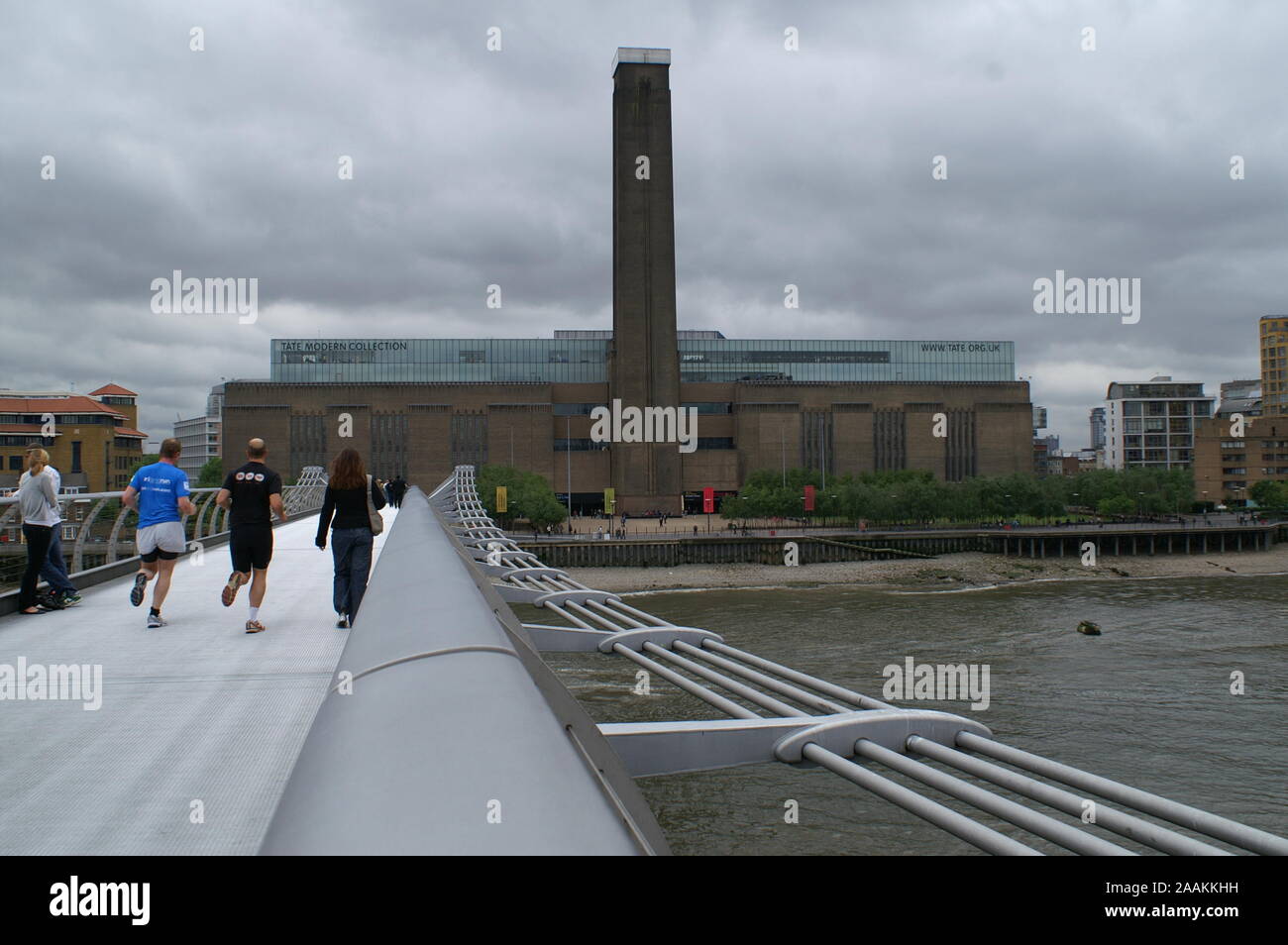 Tate modern bankside Banque de photographies et d’images à haute ...