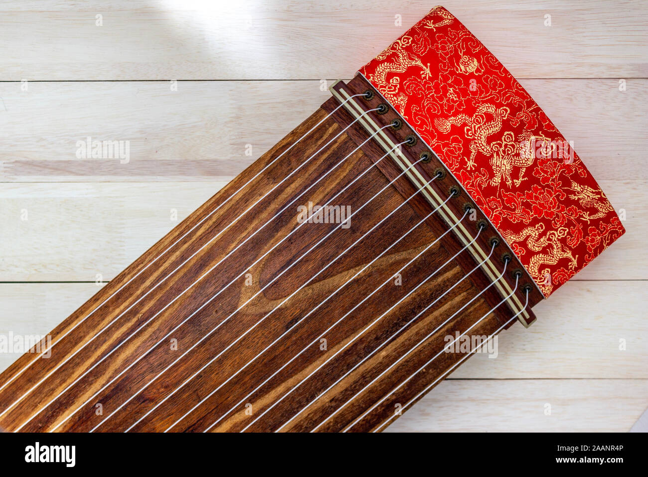 Koto japanese musical instrument Banque de photographies et d’images à ...