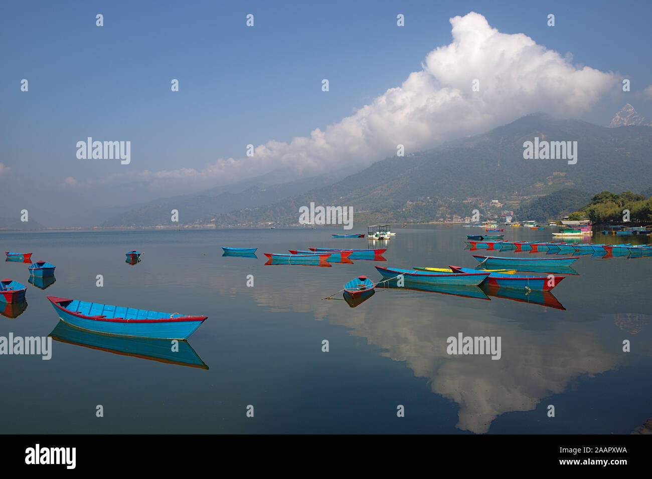 Row boats Banque de photographies et d’images à haute résolution - Alamy
