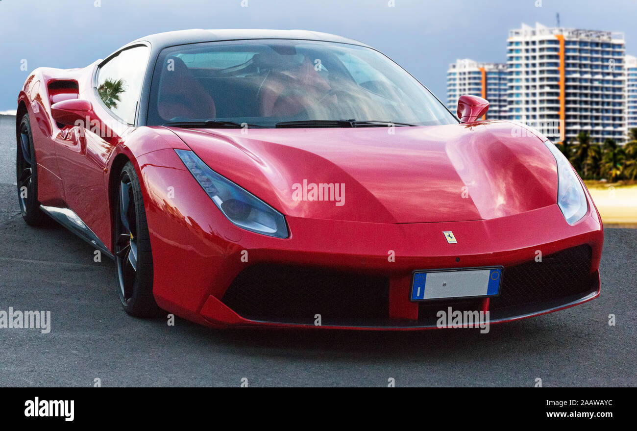 Belle ferrari en rouge Banque de photographies et d’images à haute ...