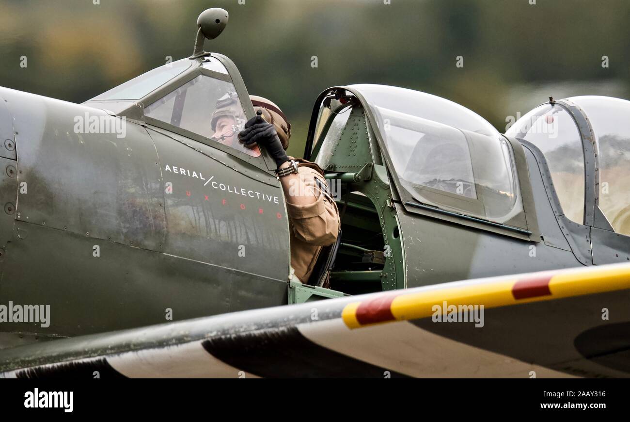 Spitfire cockpit canopy aircraft Banque de photographies et d’images à ...