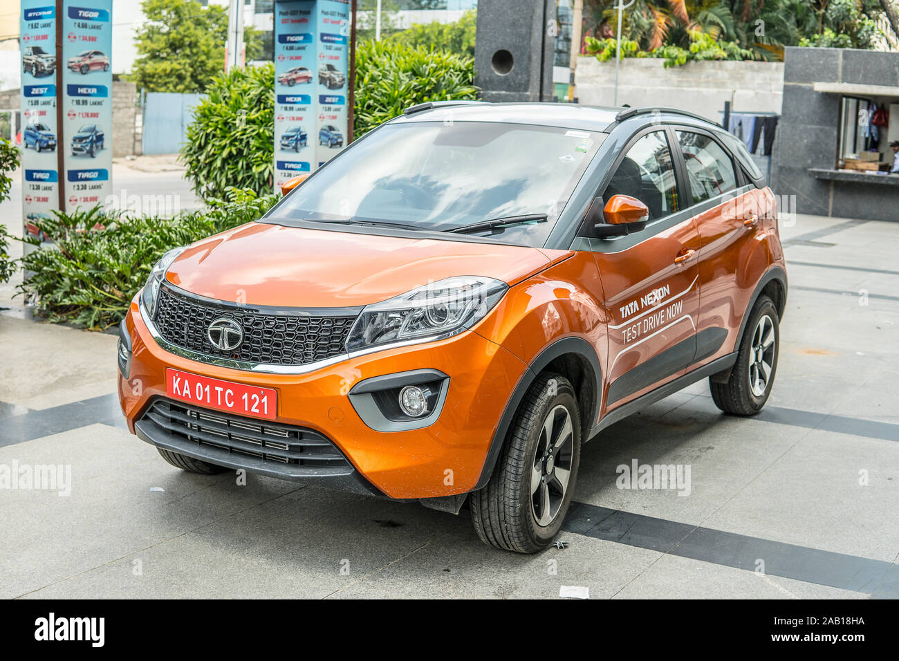 Tata motors cars Banque de photographies et d’images à haute résolution ...