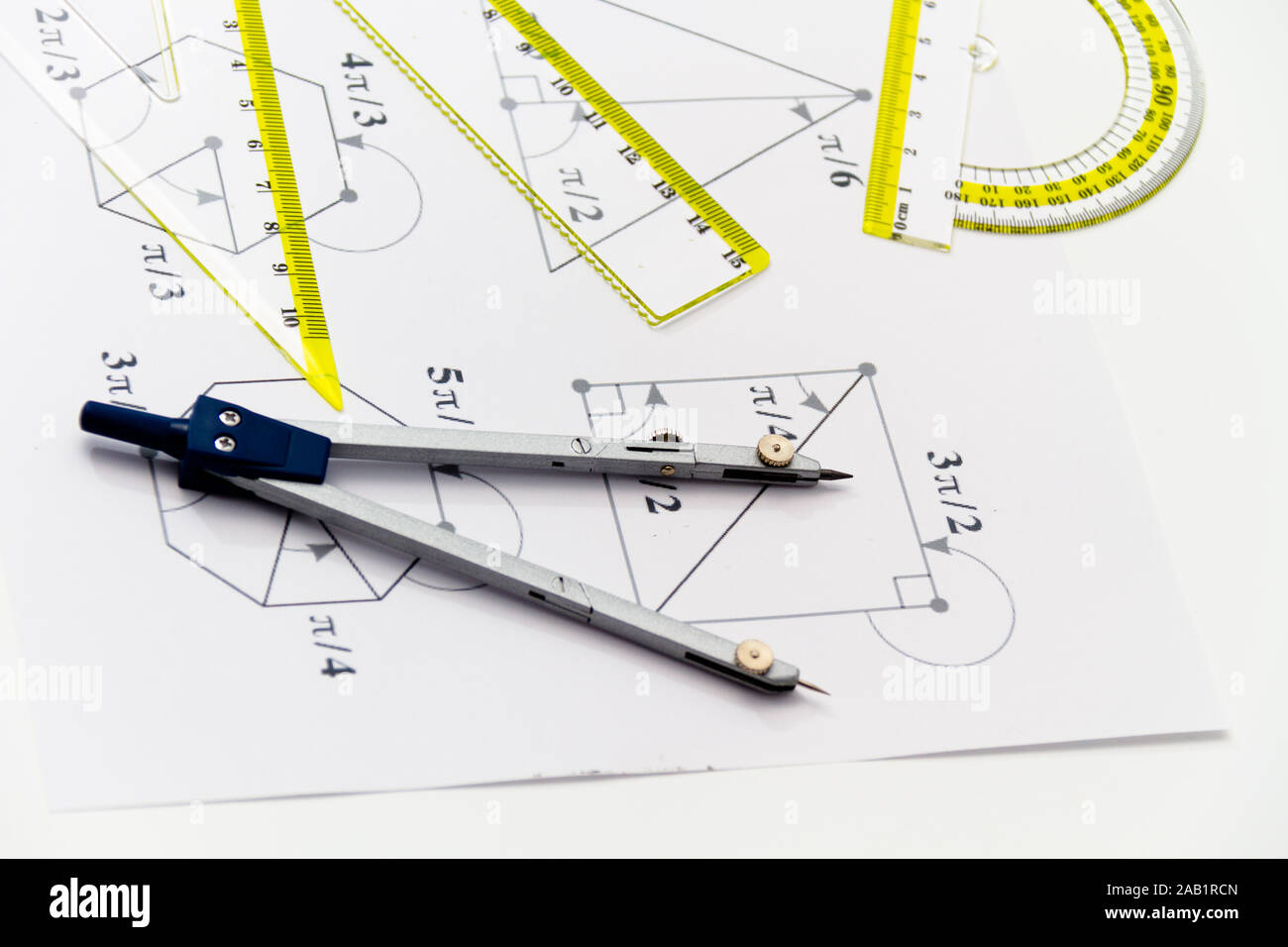 Outils de dessin avec boussole, les projets de construction Photo Stock ...