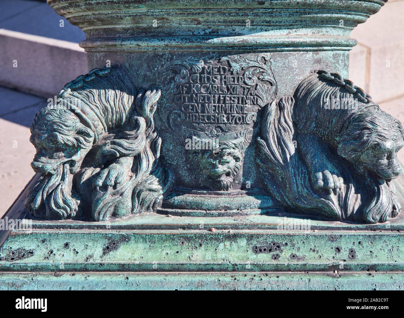 Sculptures en mortier de bronze Banque de photographies et d’images à ...