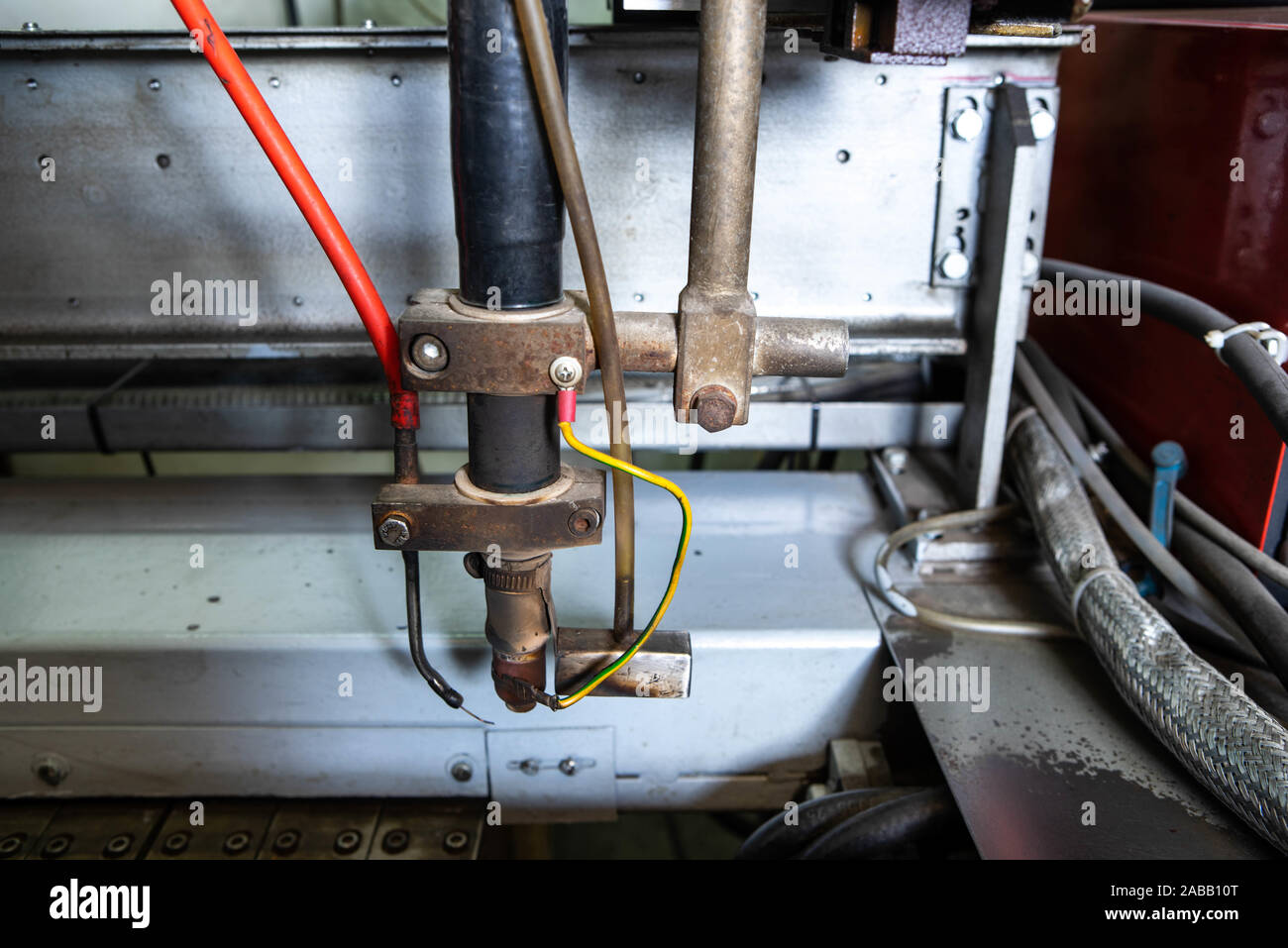 L'équipement pour le soudage des métaux dans un gaz inerte de ...