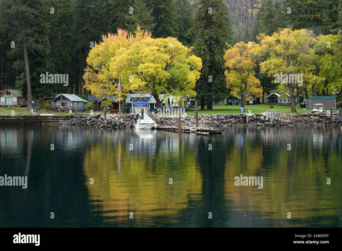Le Club Nautique du lac Chelan maintient un camp privé sur le lac de ...