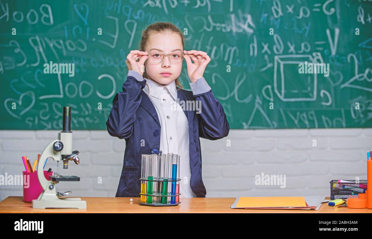 Cours à l'école. Observer les réactions chimiques. Réaction chimique ...
