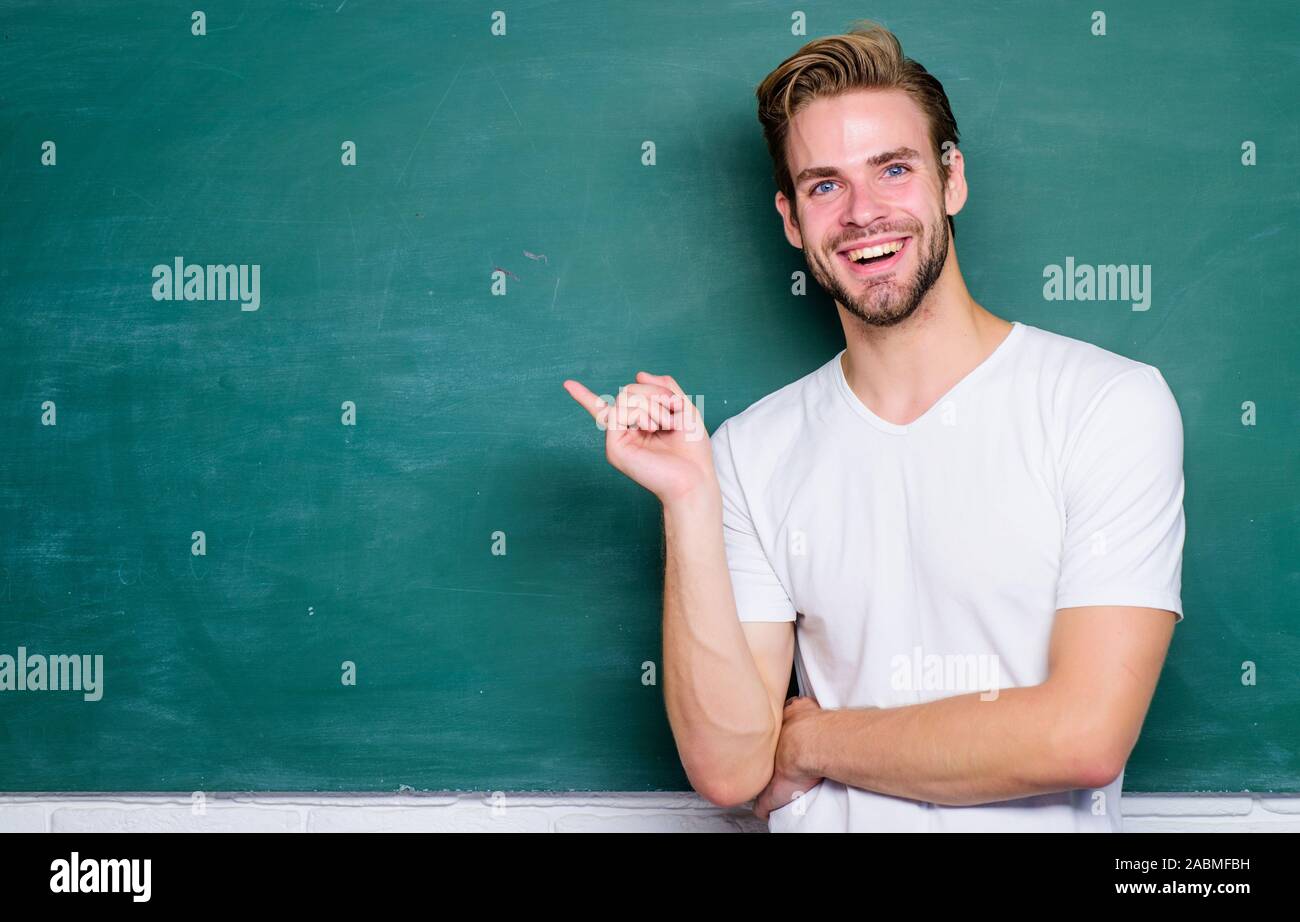 Donner de notre mieux. retour à l'école. tableau noir vide d ...