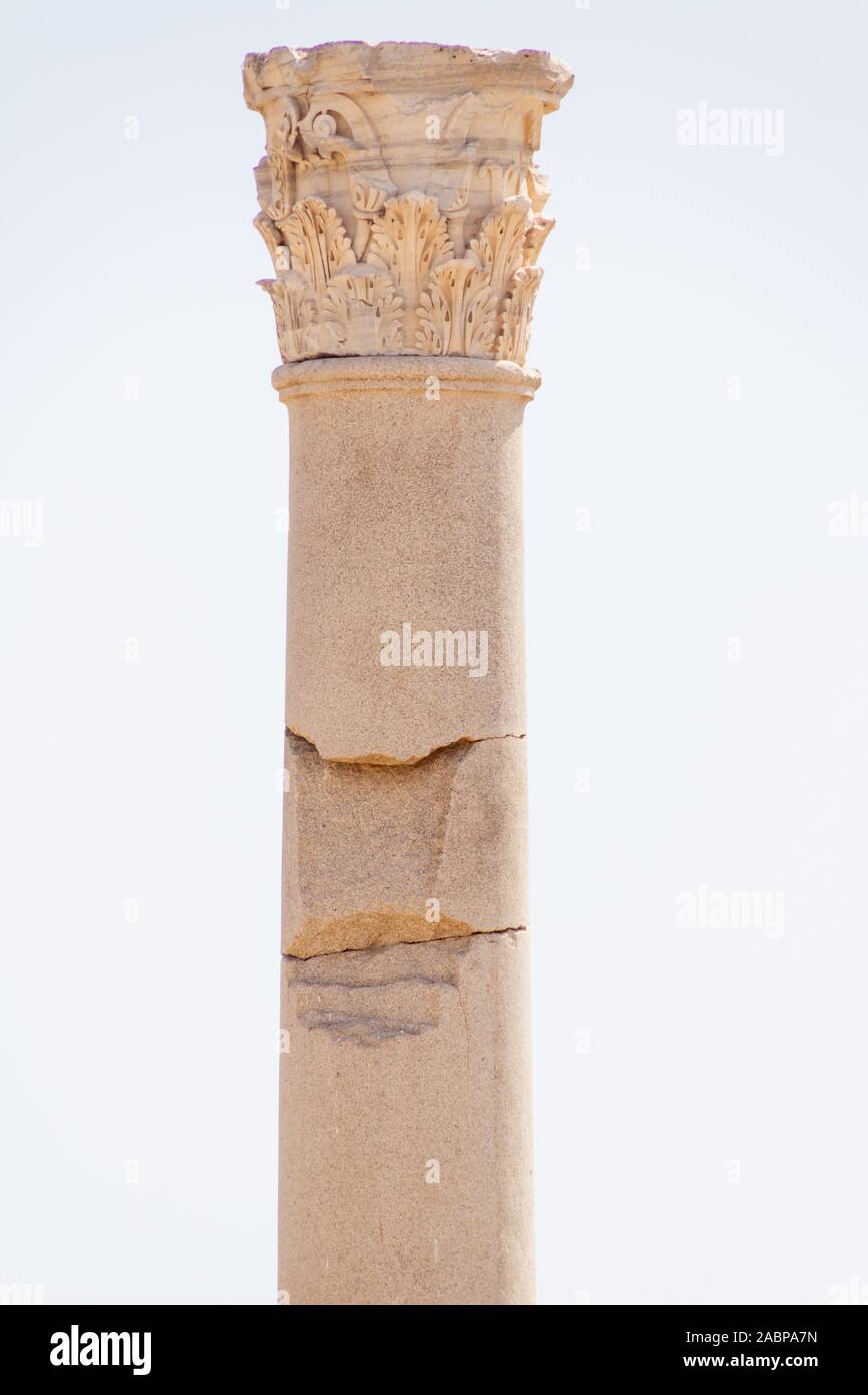 Haut d'une colonne de Carthage. L'histoire était que Carthage a été ...