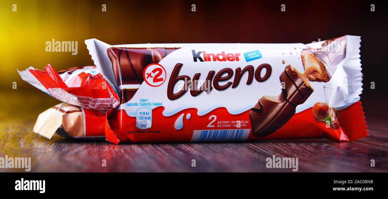Kinder bueno chocolate candy bar Banque de photographies et d’images à ...