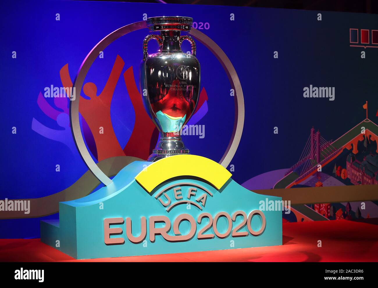 Euro 2020 trophy Banque de photographies et d’images à haute résolution ...
