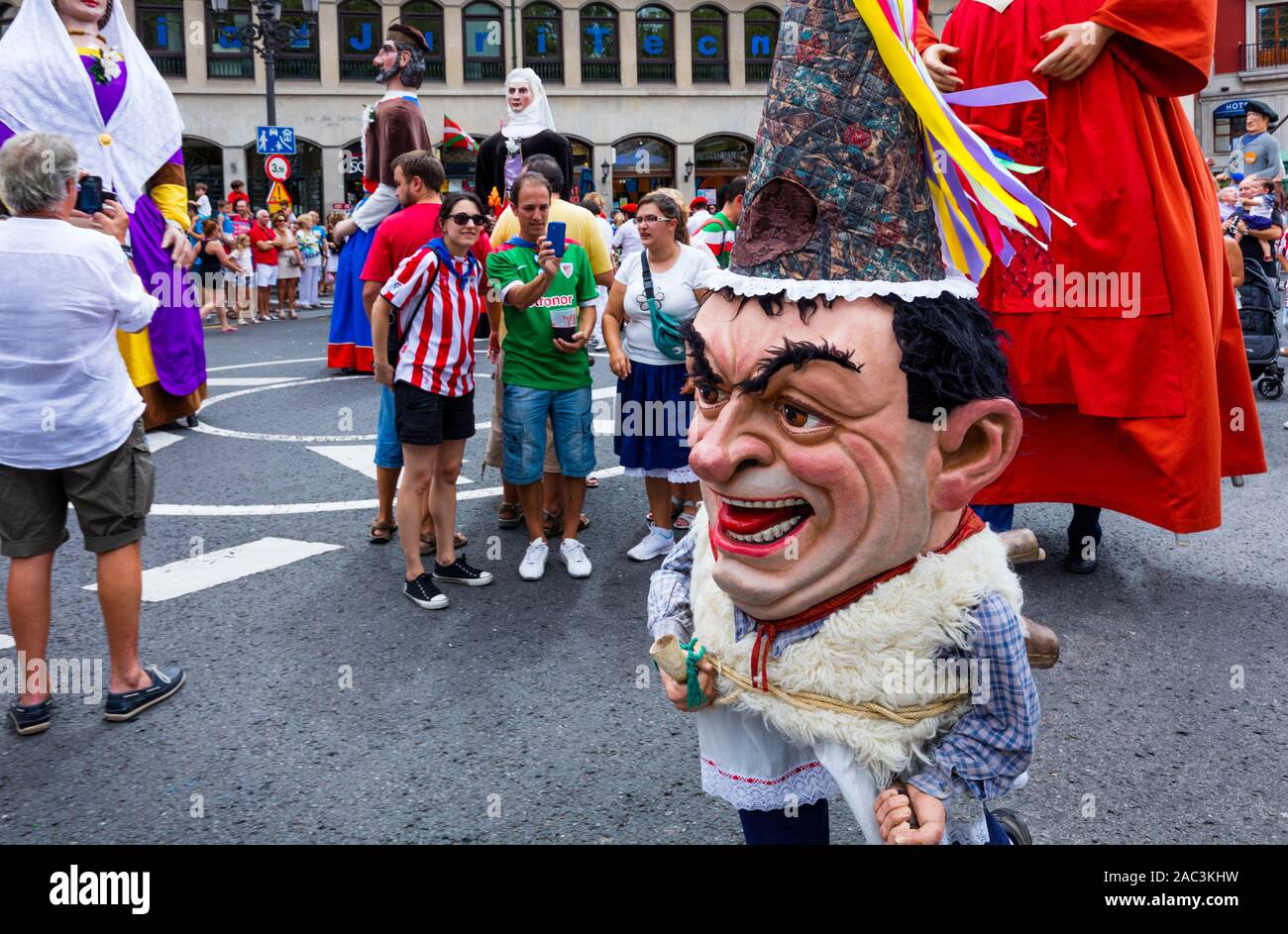 "Géants et Big-Heads", Aste Nagusia (Anglais : Grande Semaine) la ...