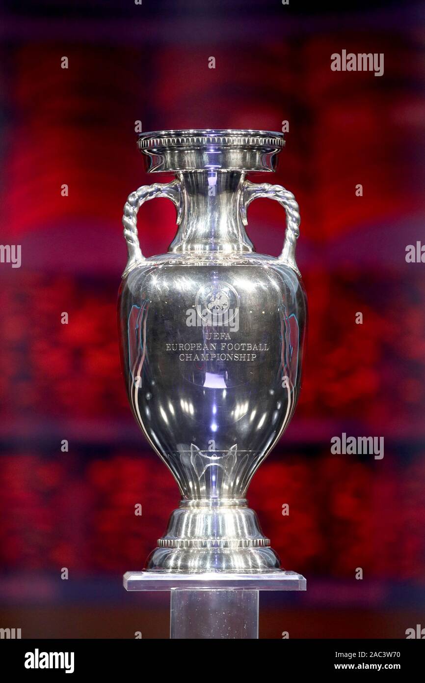 Euro Cup Trophy Banque De Photographies Et D images Haute R solution Euro Cup Trophy Banque De Photographies Et D images Haute R solution