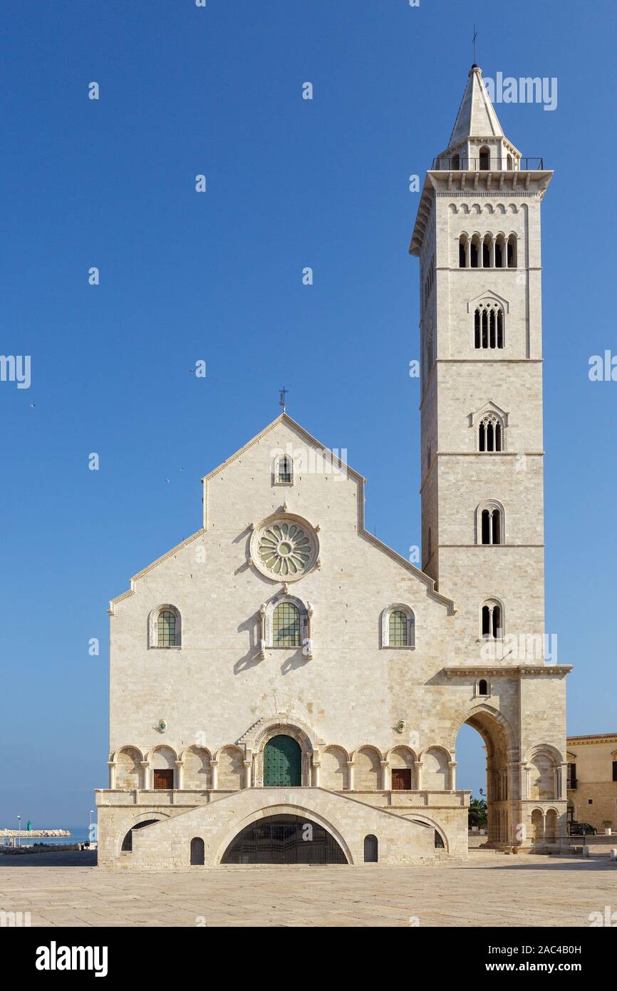 Trani cathedral Banque de photographies et d’images à haute résolution ...