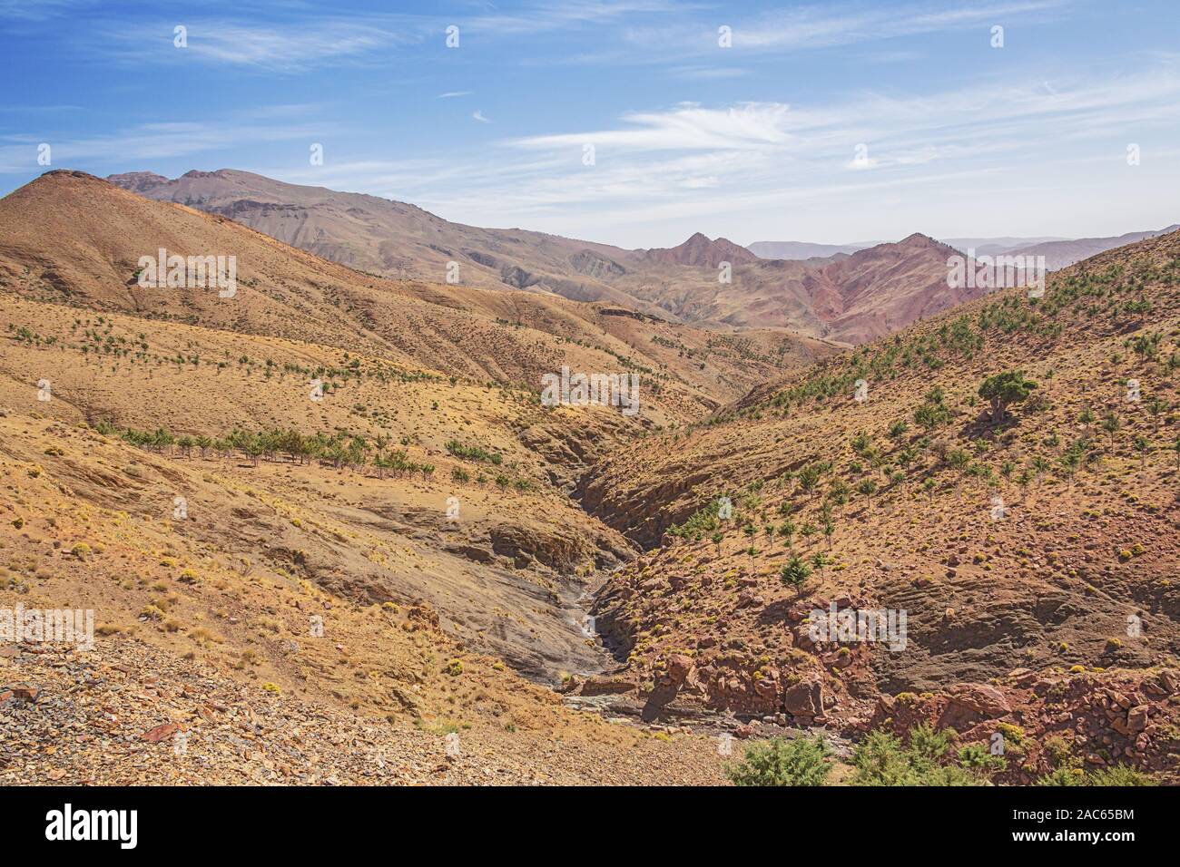Col de montagne de tizi ntichka Banque de photographies et d’images à ...