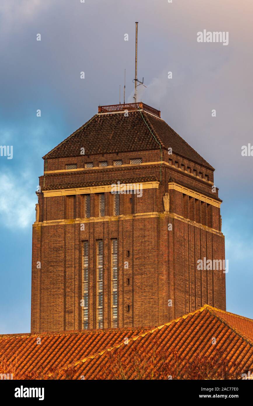 Library tower Banque de photographies et d’images à haute résolution ...