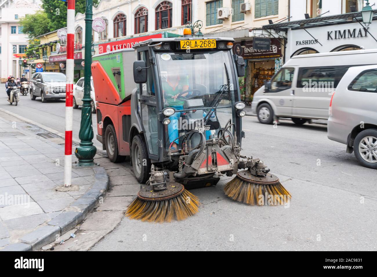Balayeuse de route mécanique Banque de photographies et d’images à ...