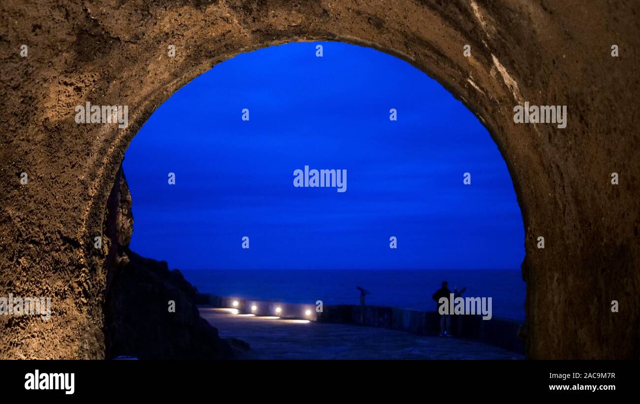 Le rocher de la vierge biarritz Banque de photographies et d’images à haute résolution - Alamy