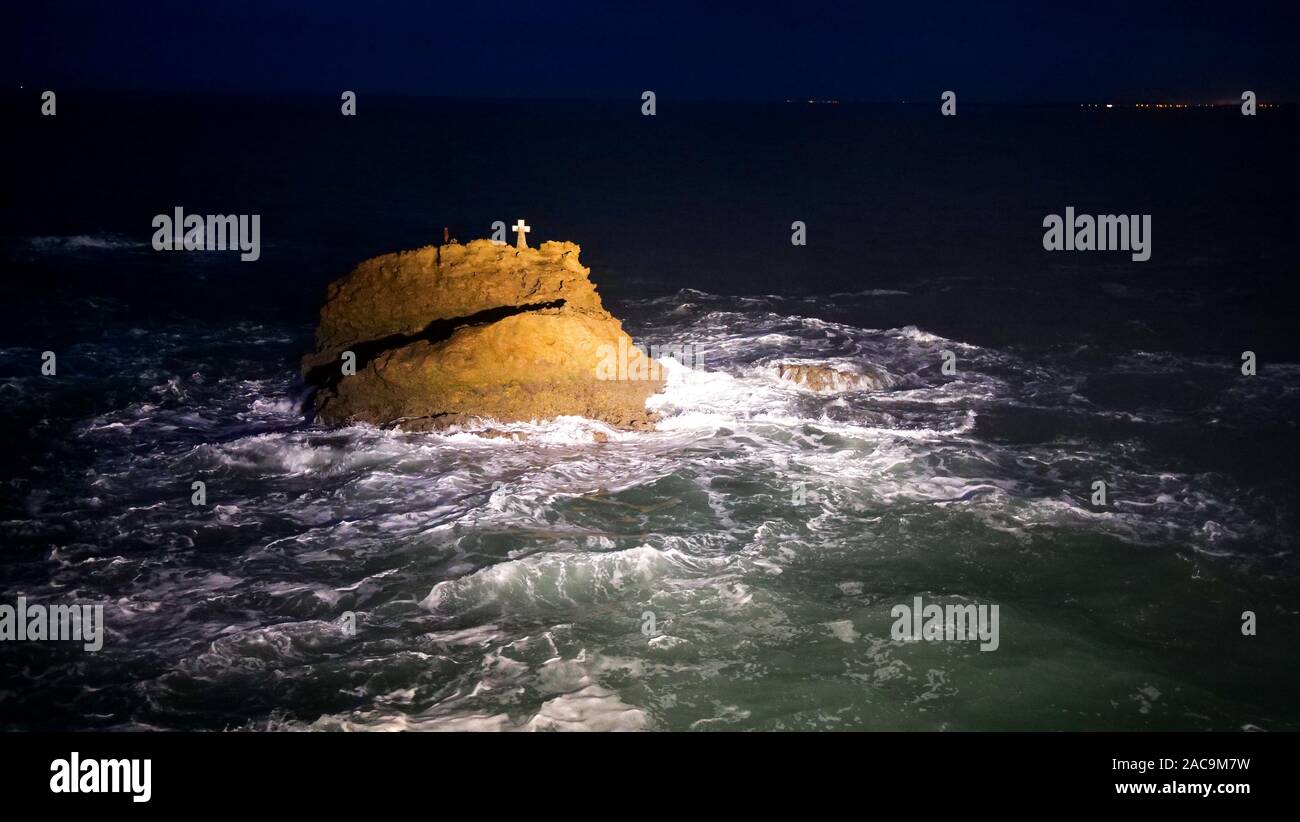 Le rocher de la vierge biarritz Banque de photographies et d’images à haute résolution - Alamy