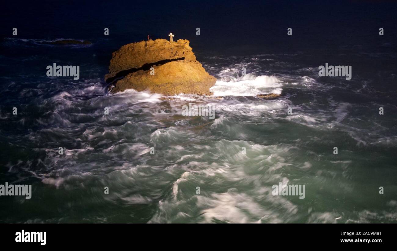 Le rocher de la vierge biarritz Banque de photographies et d’images à haute résolution - Alamy