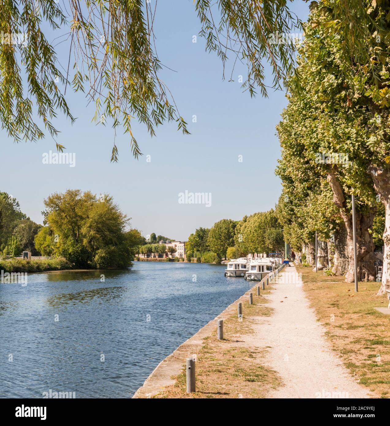 France charente jarnac town on Banque de photographies et d’images à ...