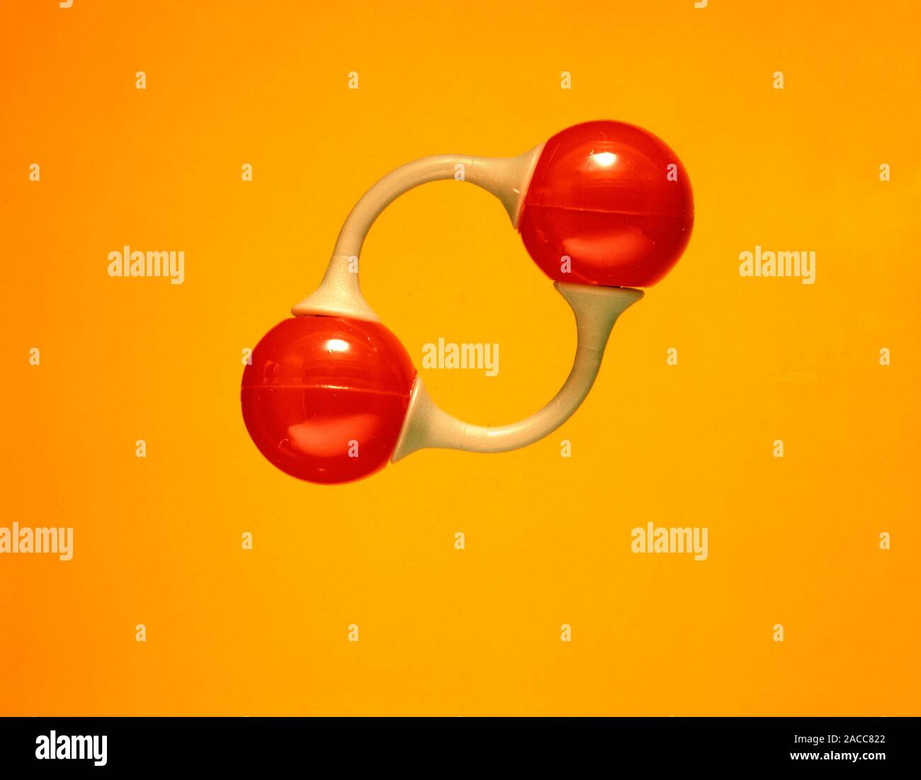 Modèle d'une molécule d'oxygène (O2) composé de deux atomes d'oxygène ...