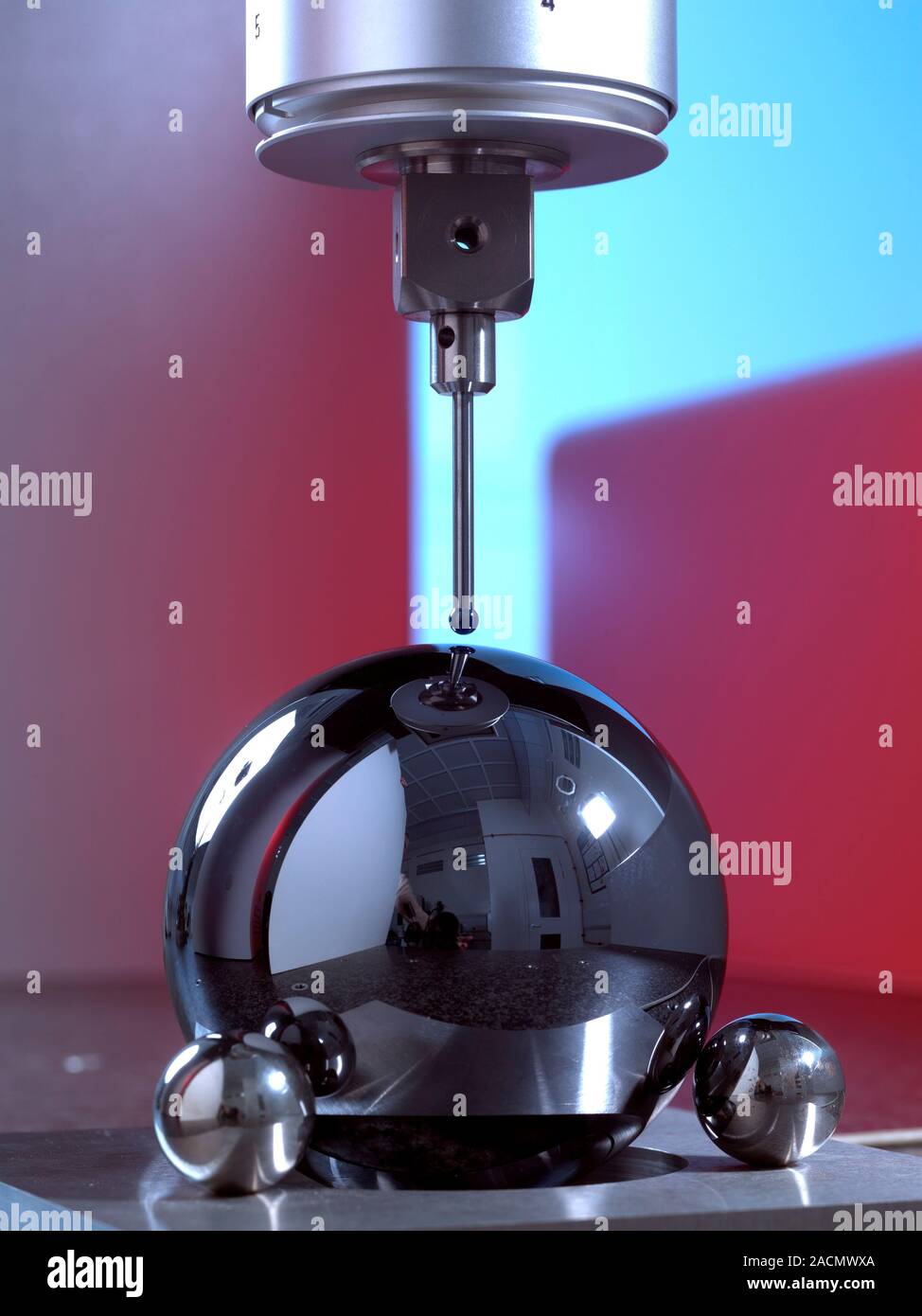 Machine de mesure 3D'ÉTALONNAGE. D'une tête de sonde de mesure de ...