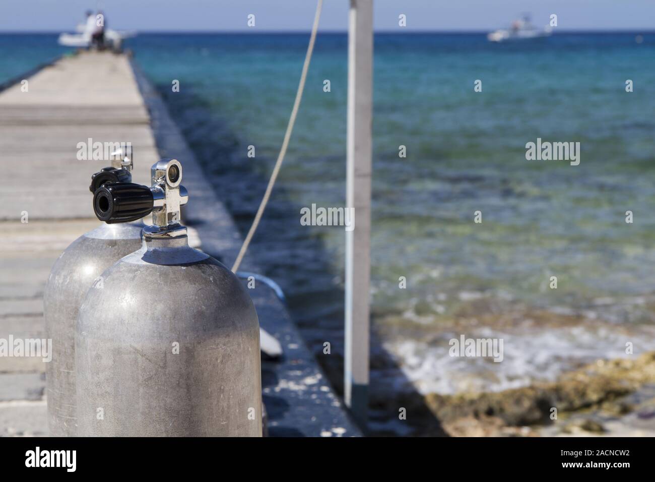 Oxygen bottles Banque de photographies et d’images à haute résolution ...