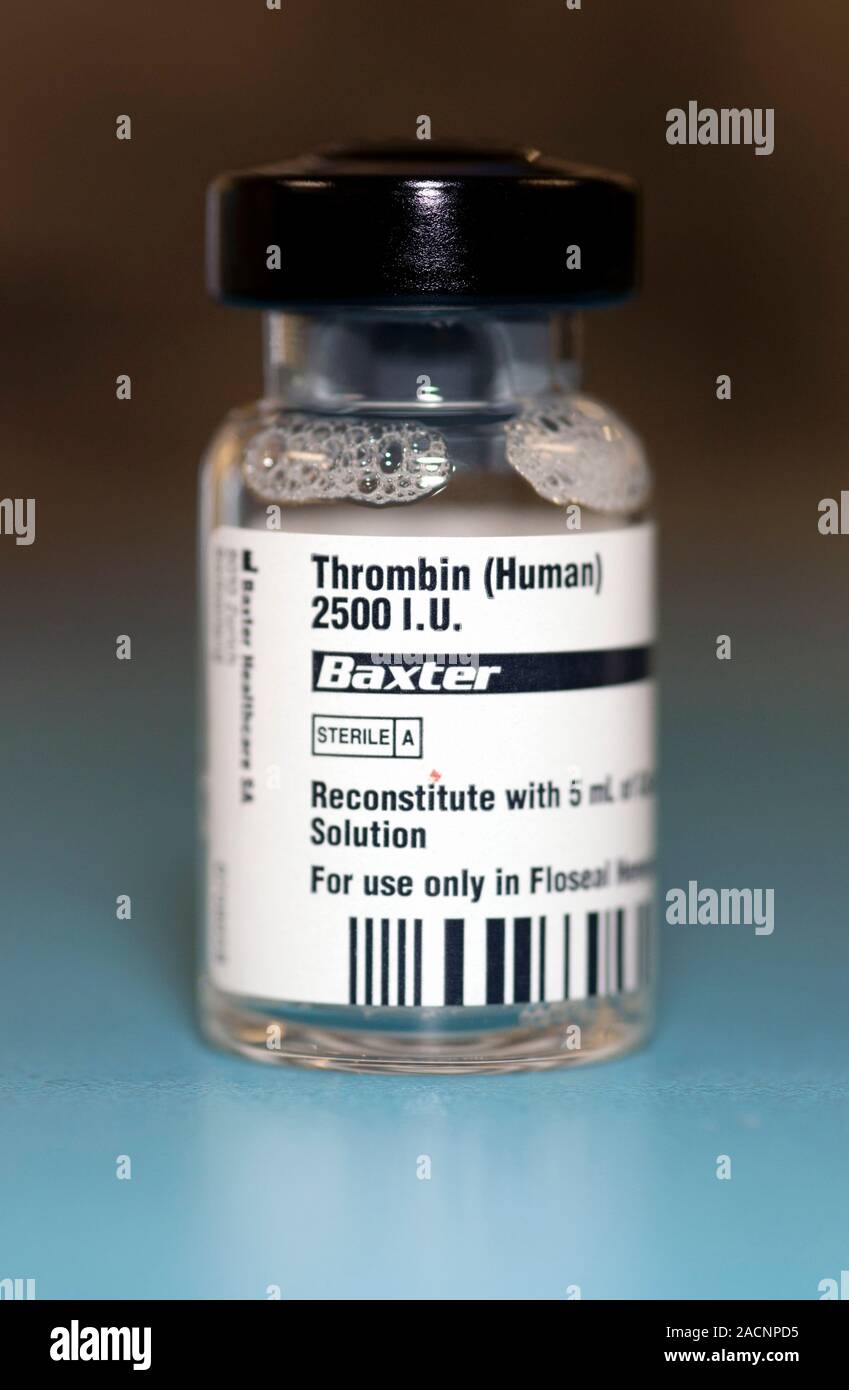 Facteur de coagulation du sang de la thrombine dans un flacon. La ...