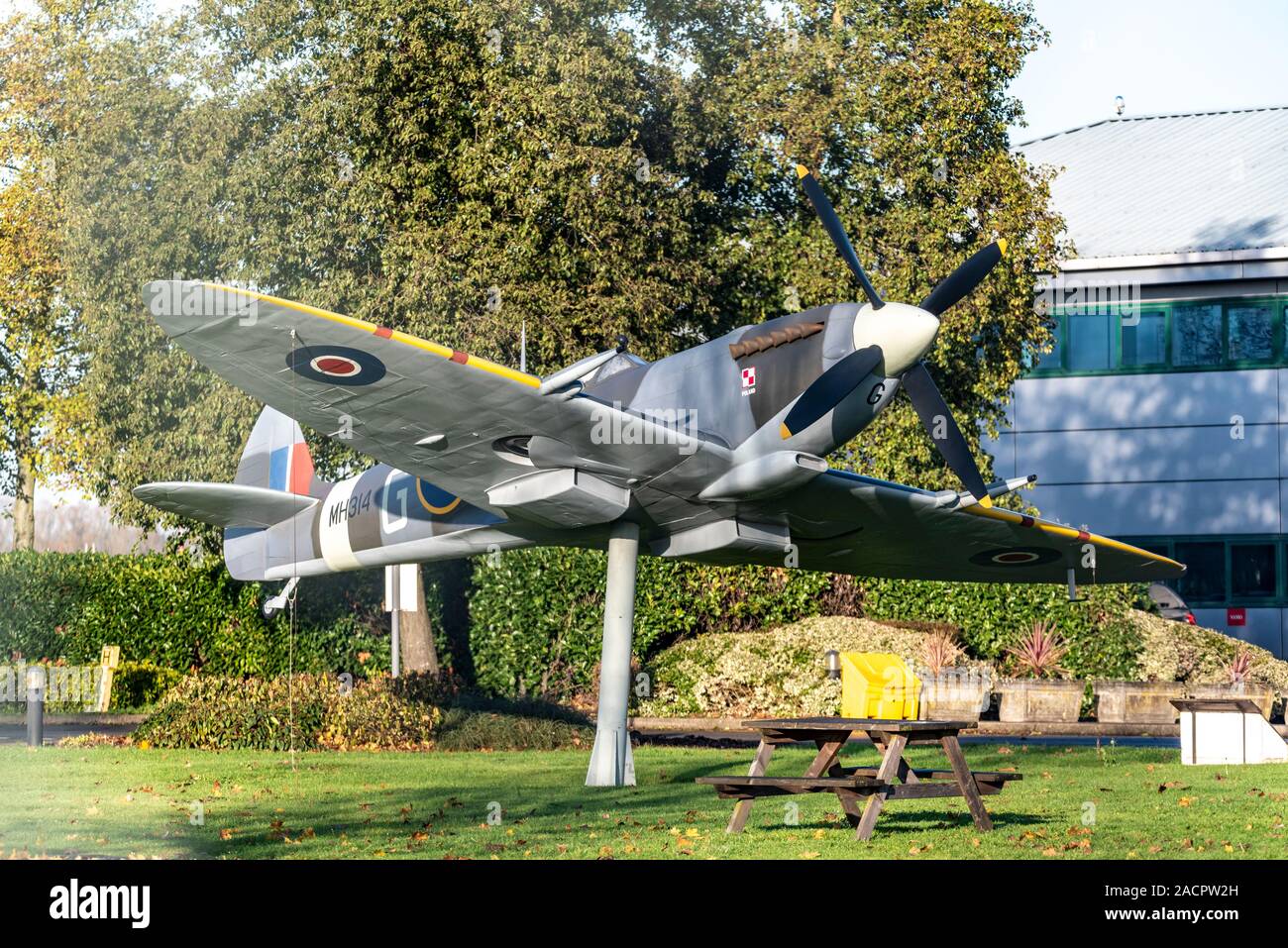 Spitfire replica Banque de photographies et d’images à haute résolution ...