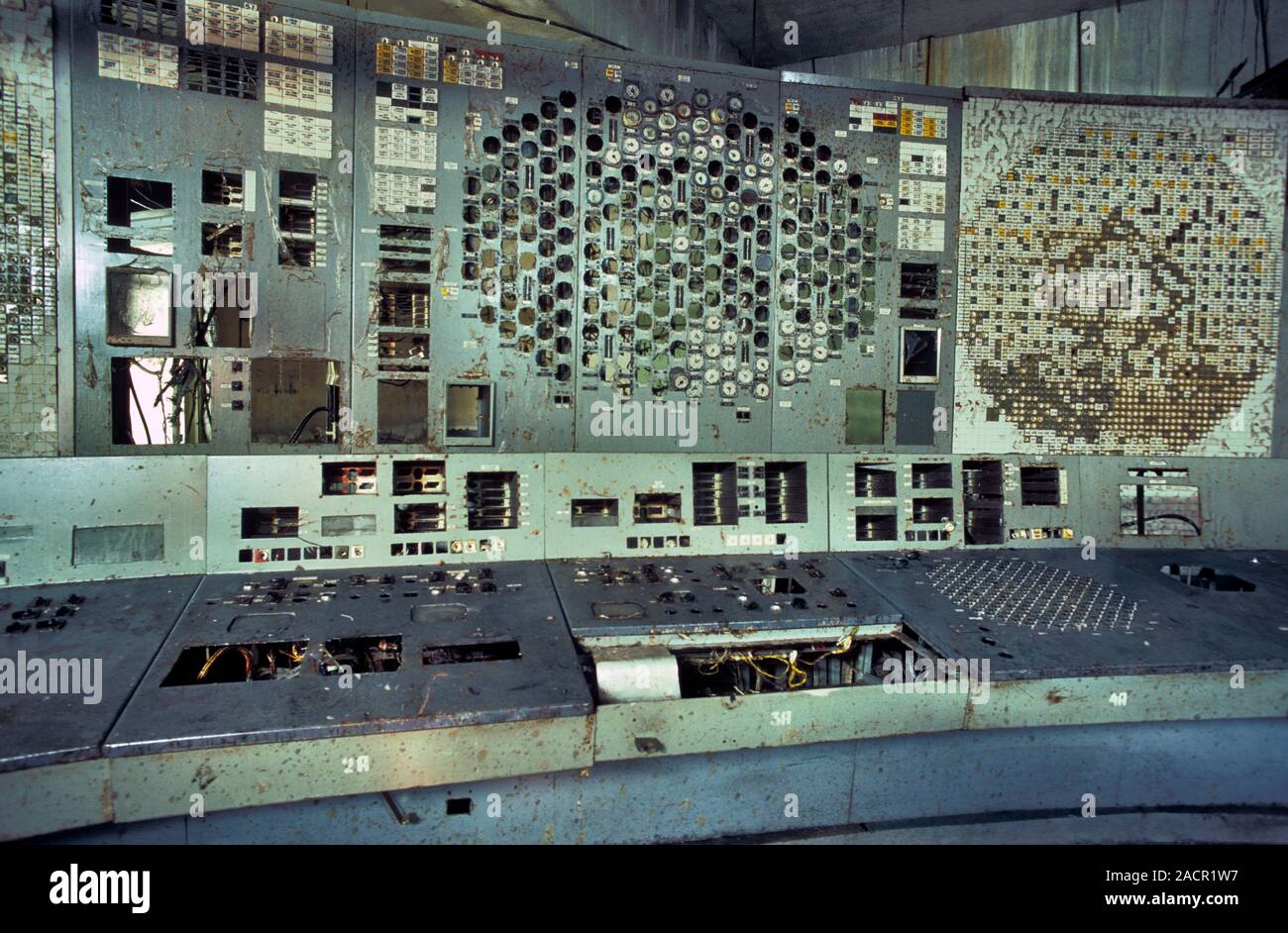 Réacteur de Tchernobyl 4 panneau de contrôle. À l'intérieur de la salle ...