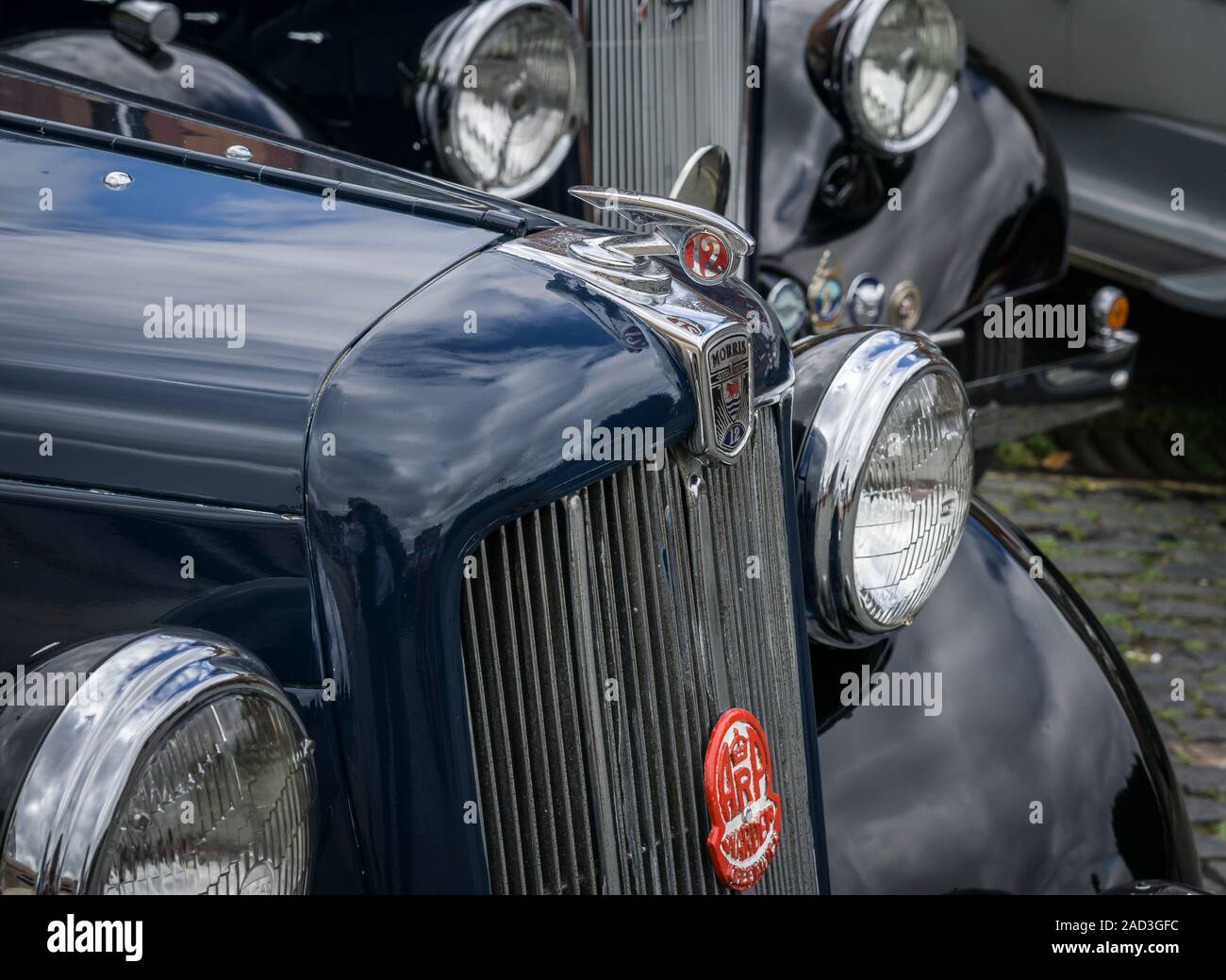 Gros plan du véhicule d'époque Morris Twelve (calandre et capot avant ...