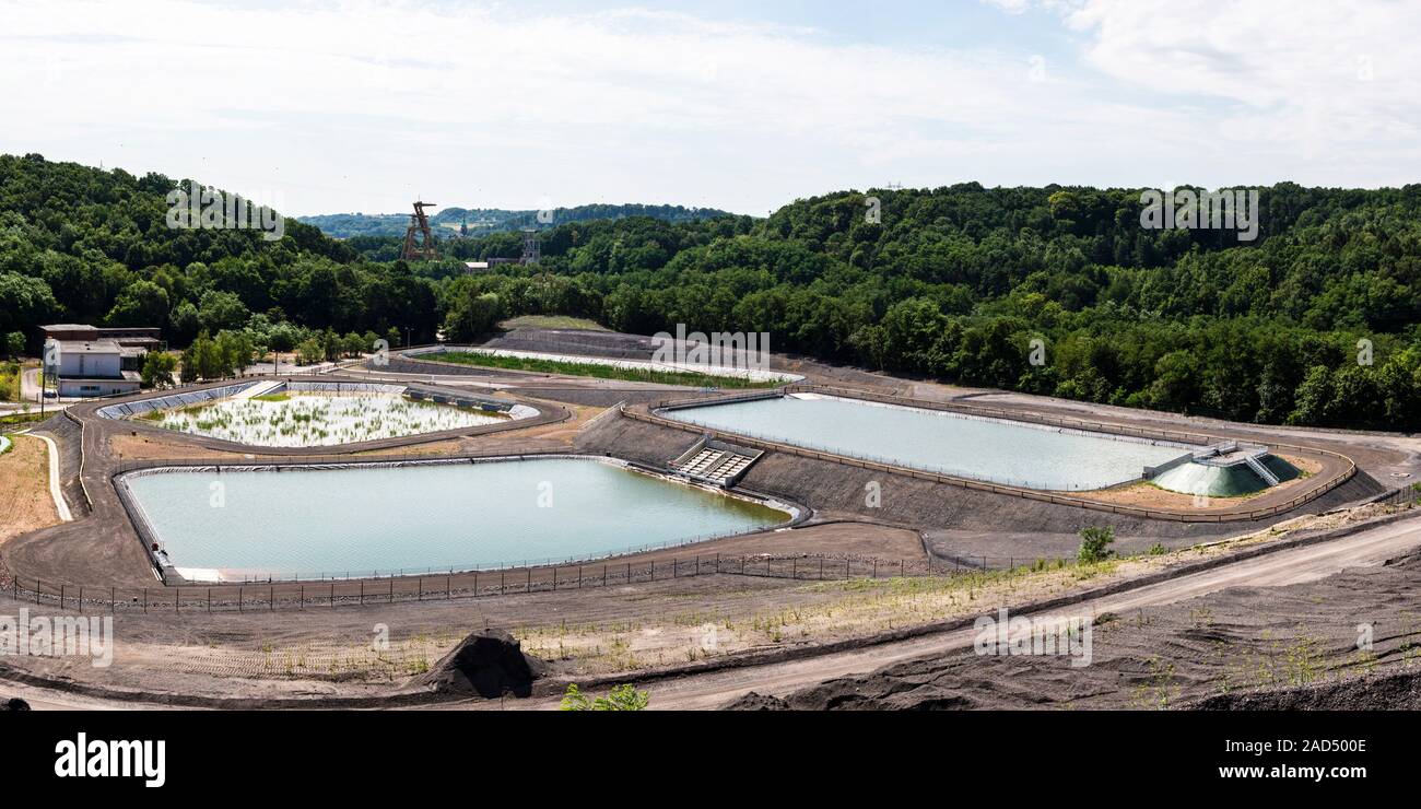 L'usine de traitement des eaux de mine de charbon. L'eau contaminée d ...