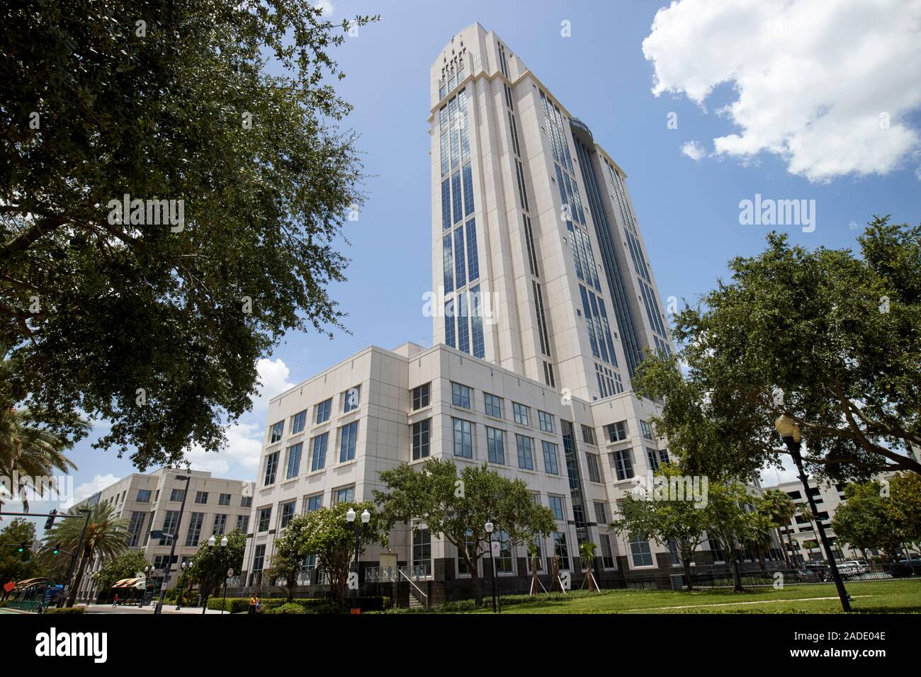 Tribunal orange Banque de photographies et d’images à haute résolution ...